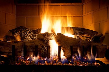 Gas Logs: Heat, Ambiance, and Which Option Is Right for Your Home